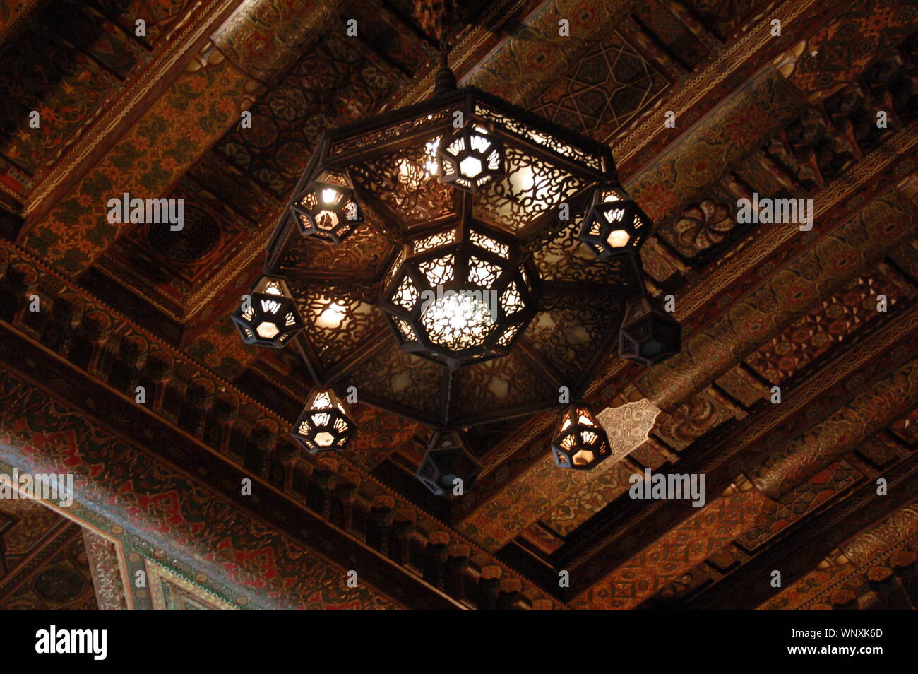 Decorative islamic ceiling syria hi-res stock photography and images ...