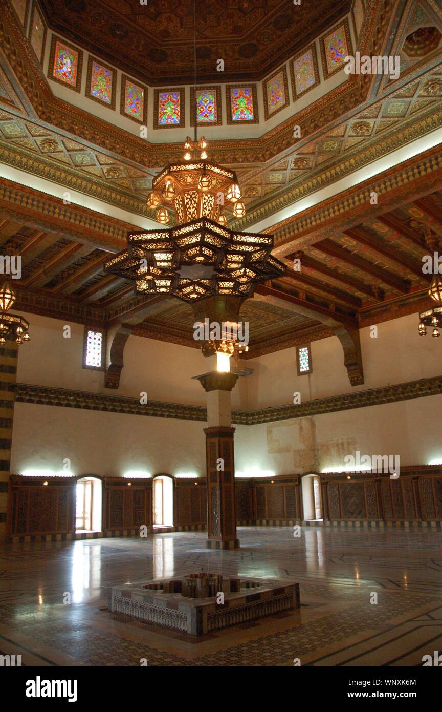 Decorative islamic ceiling syria hi-res stock photography and images ...