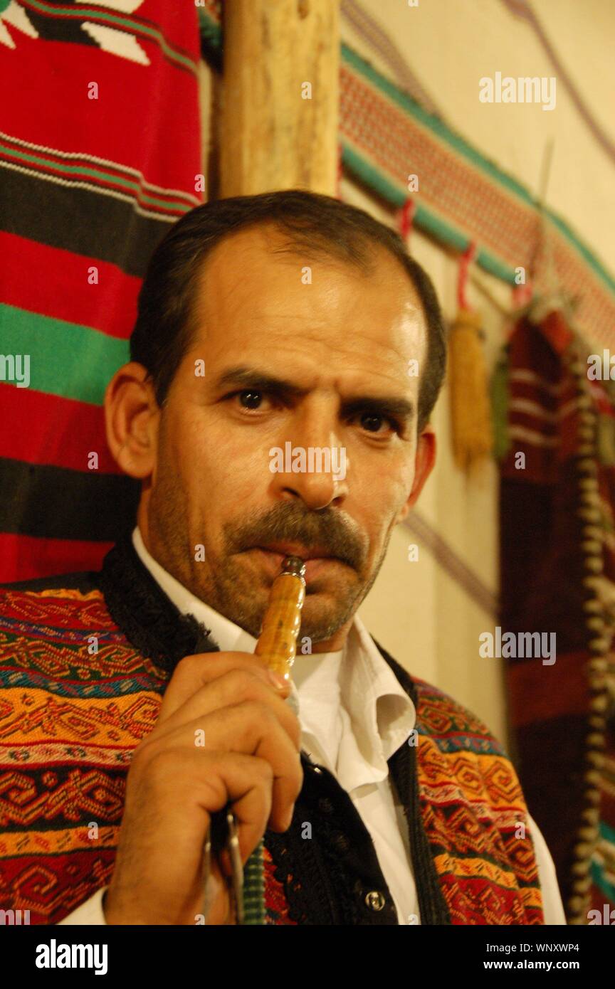 Syrian child soldier hi-res stock photography and images - Alamy