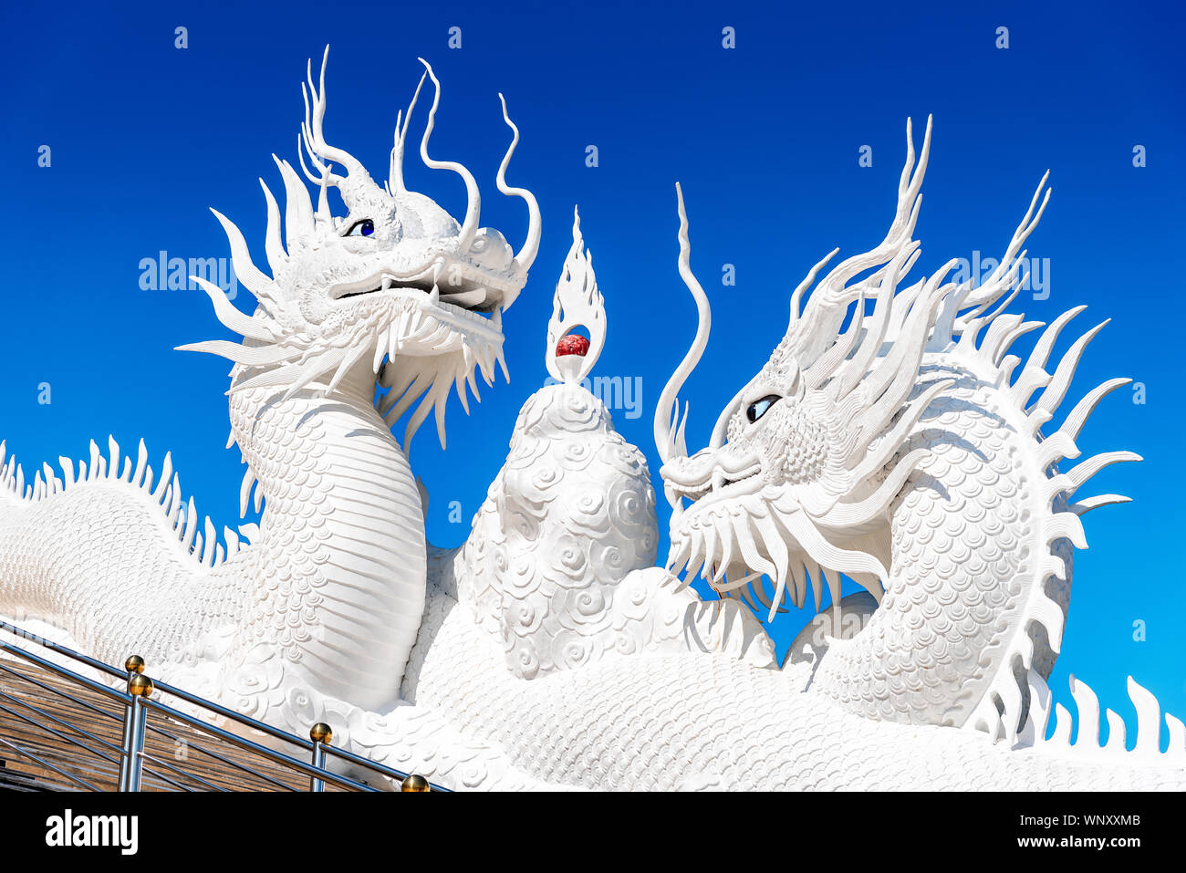 China white guard statue hi-res stock photography and images - Alamy