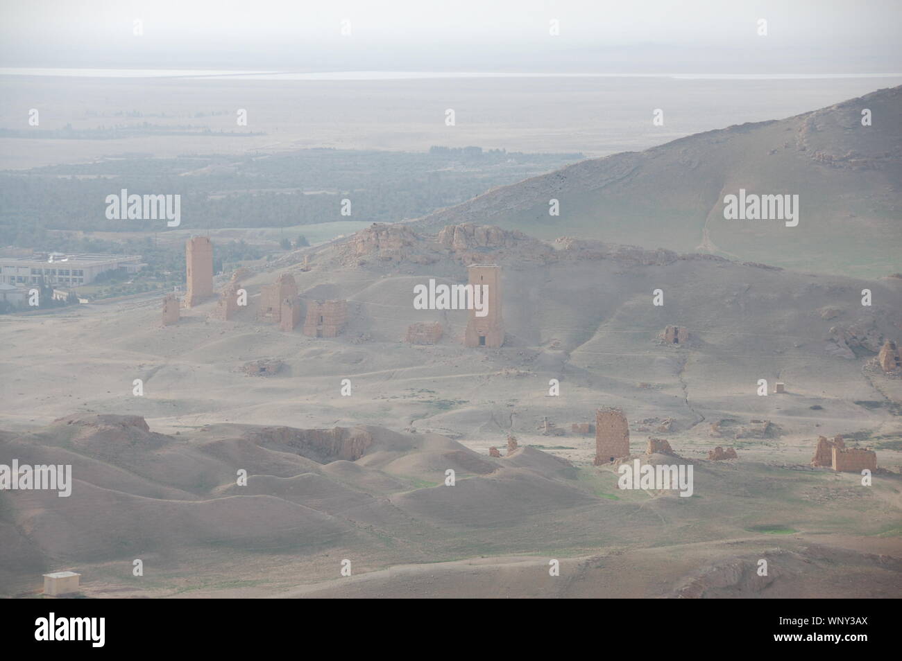Syria desert mountains hi-res stock photography and images - Alamy