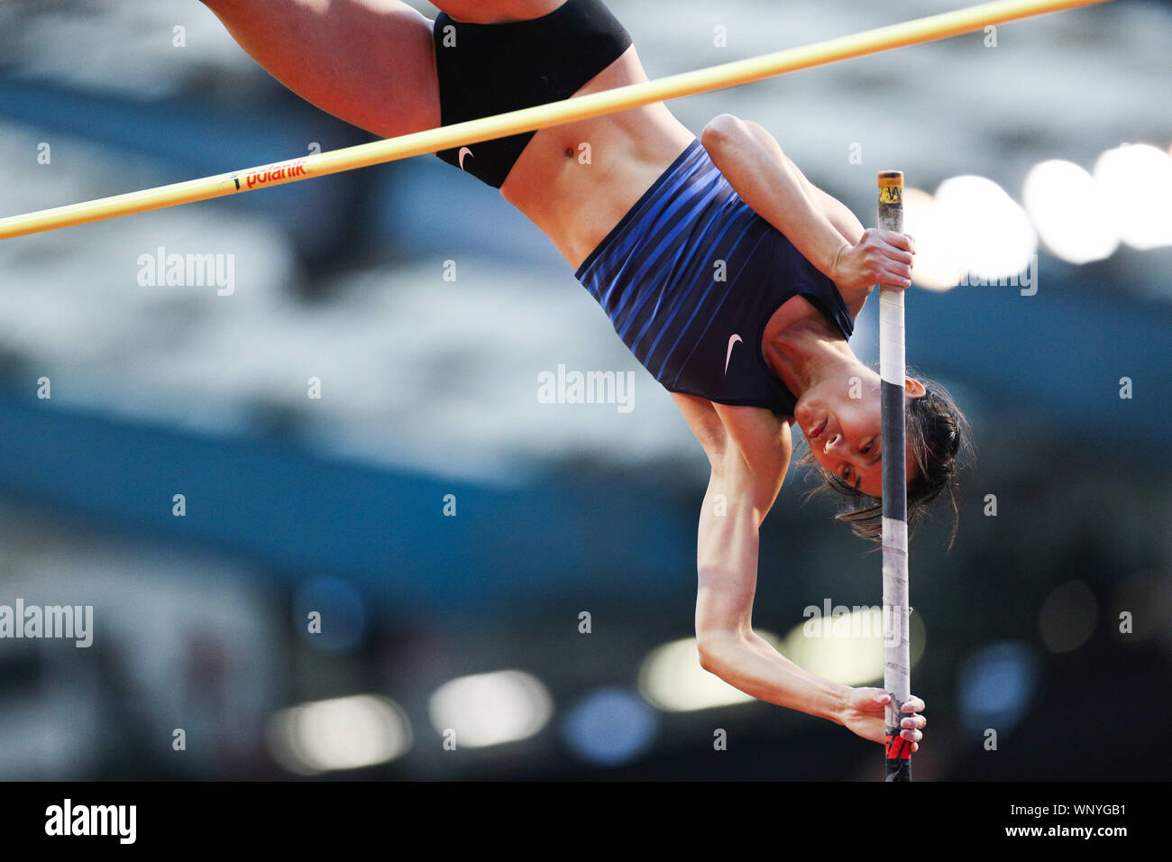 Ling li pole vault hi-res stock photography and images - Alamy