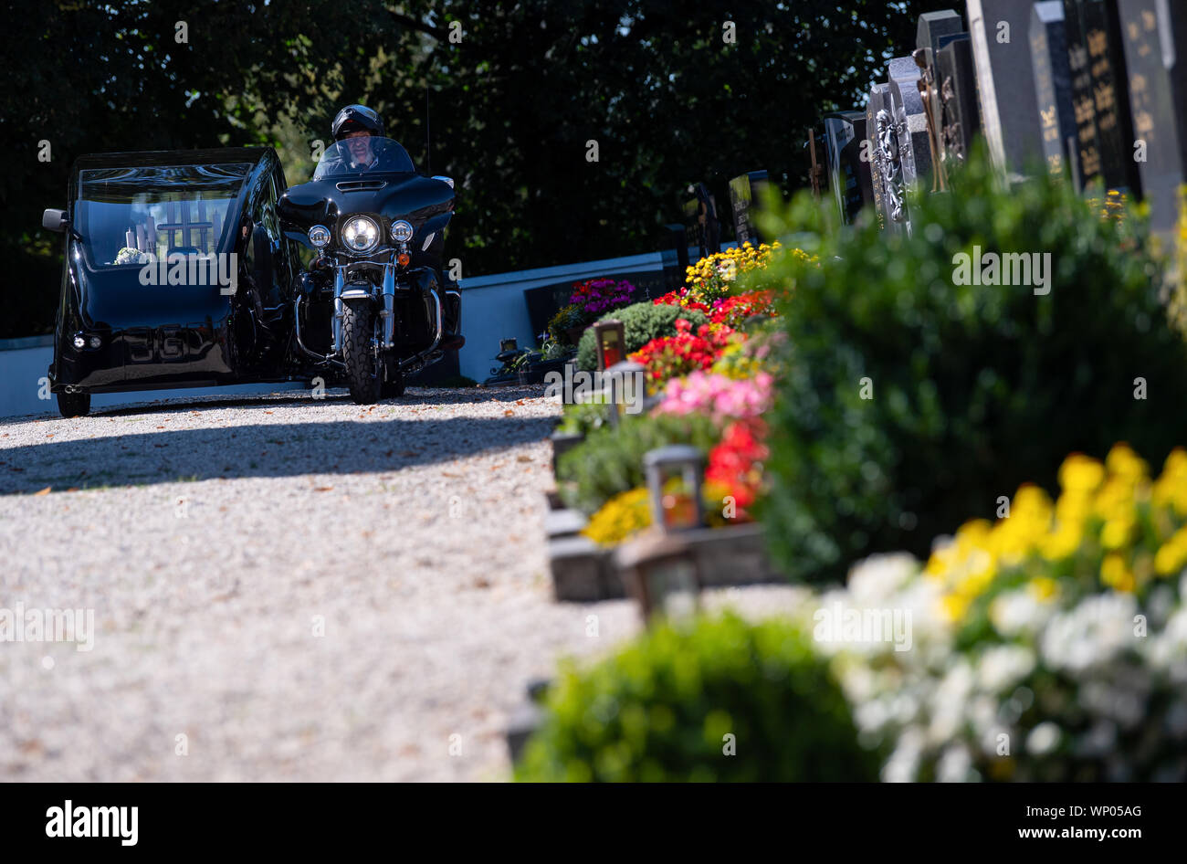 Motorcycle coffin hi-res stock photography and images - Alamy