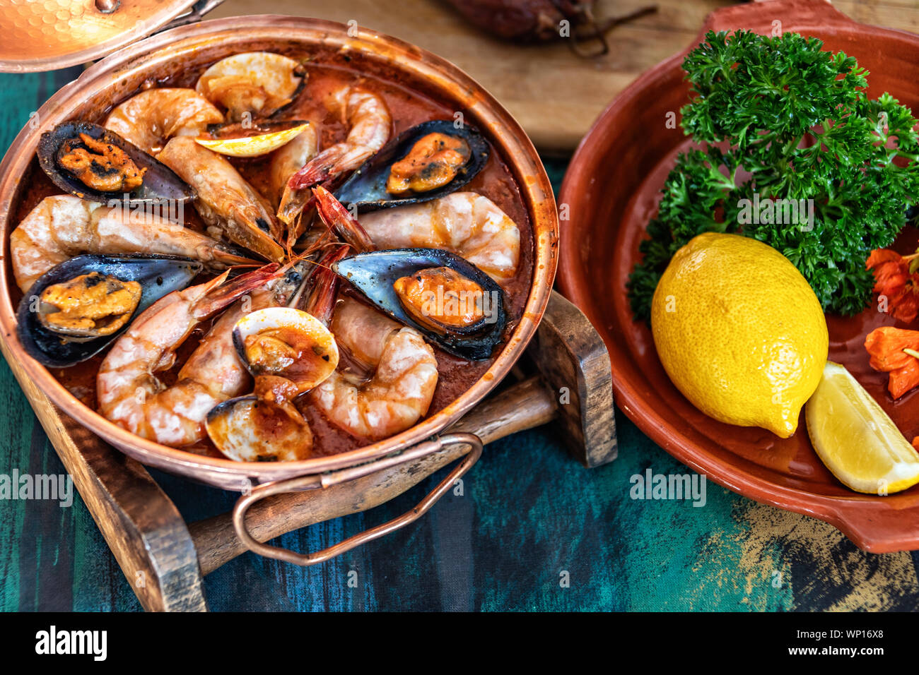 Portuguese clams hi-res stock photography and images - Alamy