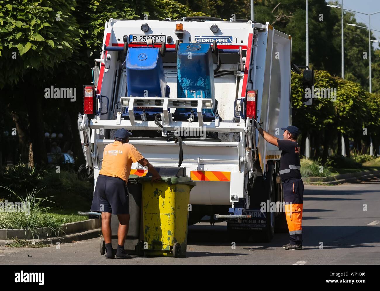 Sanitation workers hi-res stock photography and images - Alamy