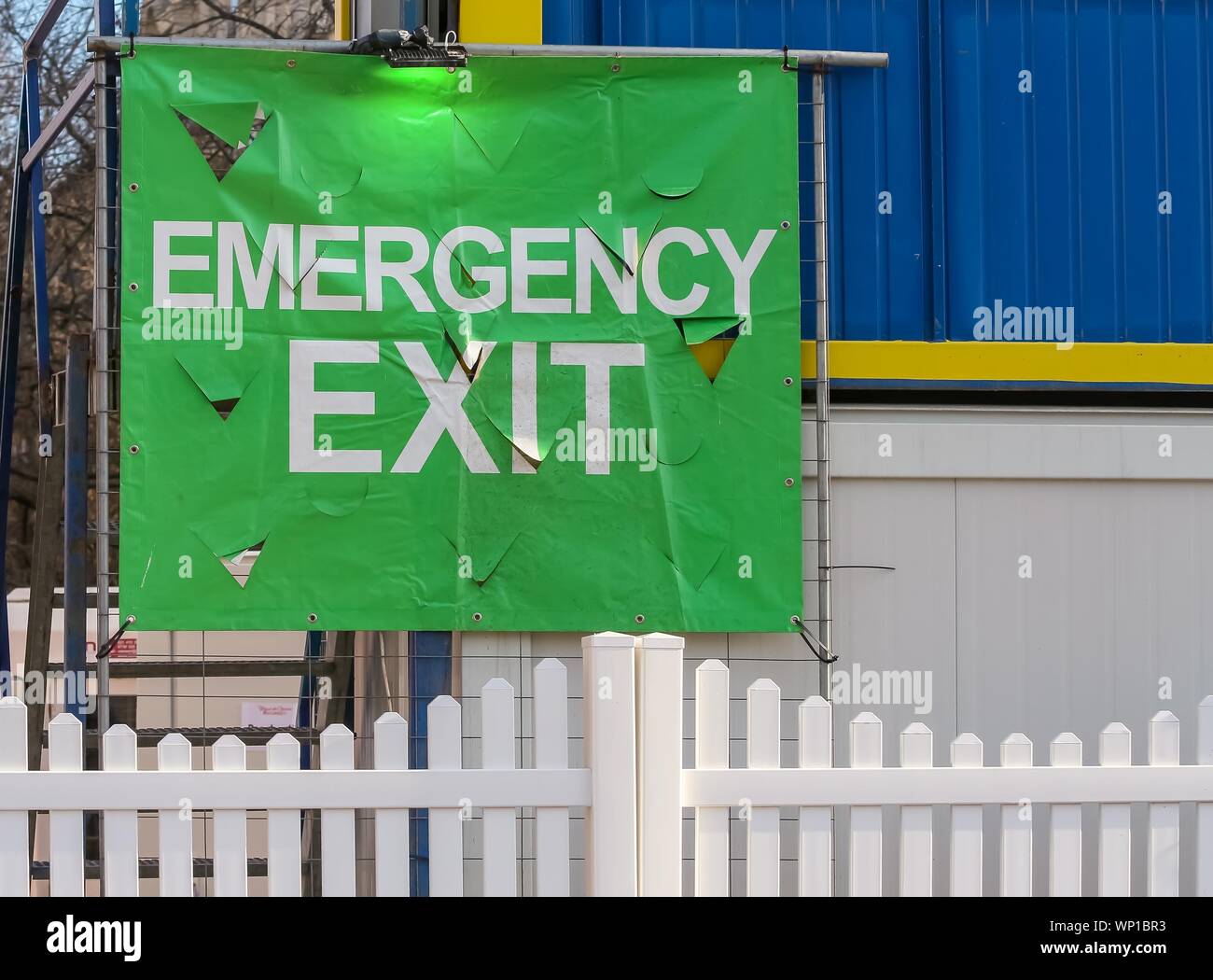 Exterior emergency exit sign hi-res stock photography and images - Alamy