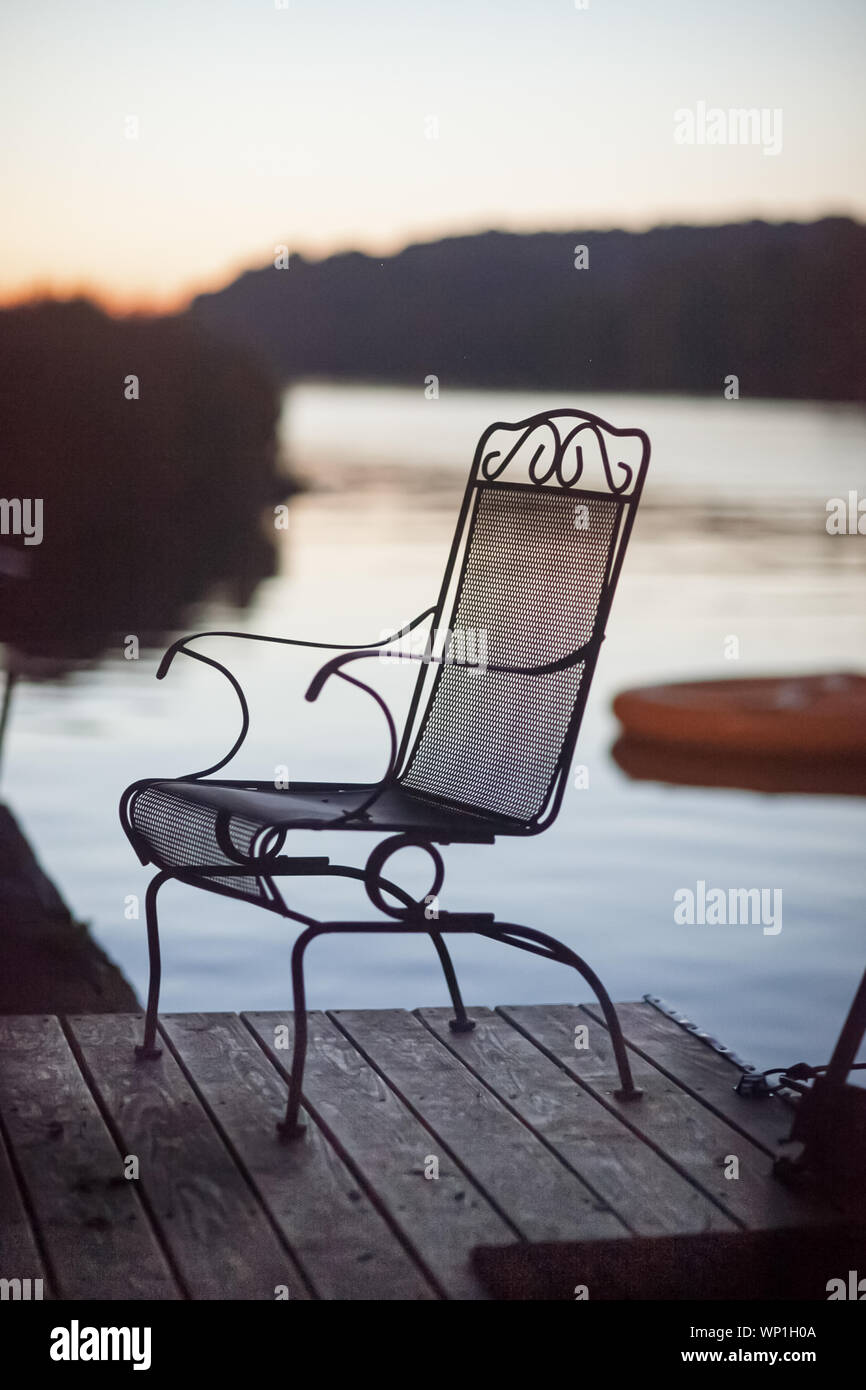 Relaxing river view hi-res stock photography and images - Alamy