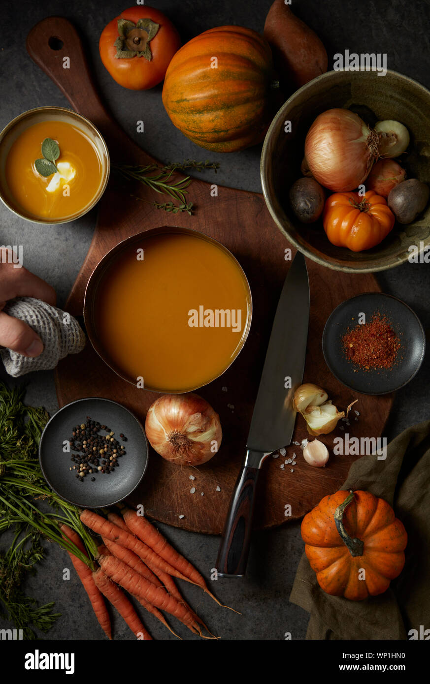 Fall onions hi-res stock photography and images - Alamy