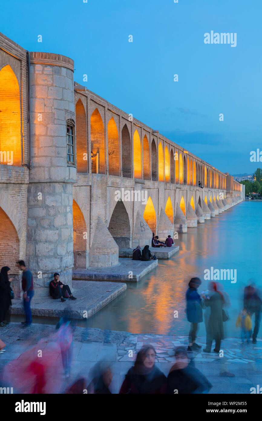 Si-o-se-pol, Allahverdi Khan Bridge at night, Zayanderud river, Isfahan ...