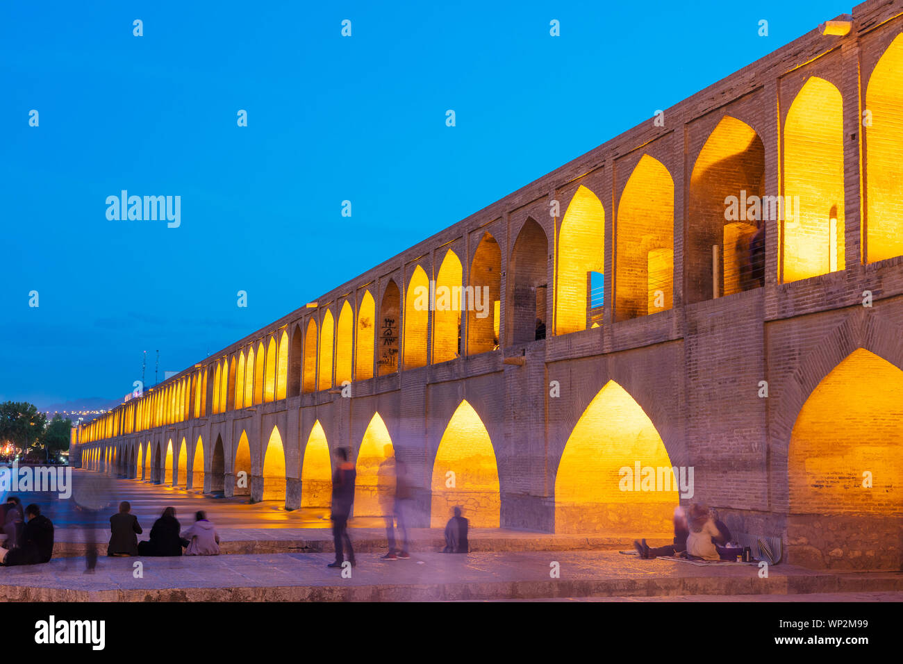 Si-o-se-pol, Allahverdi Khan Bridge at night, Zayanderud river, Isfahan ...