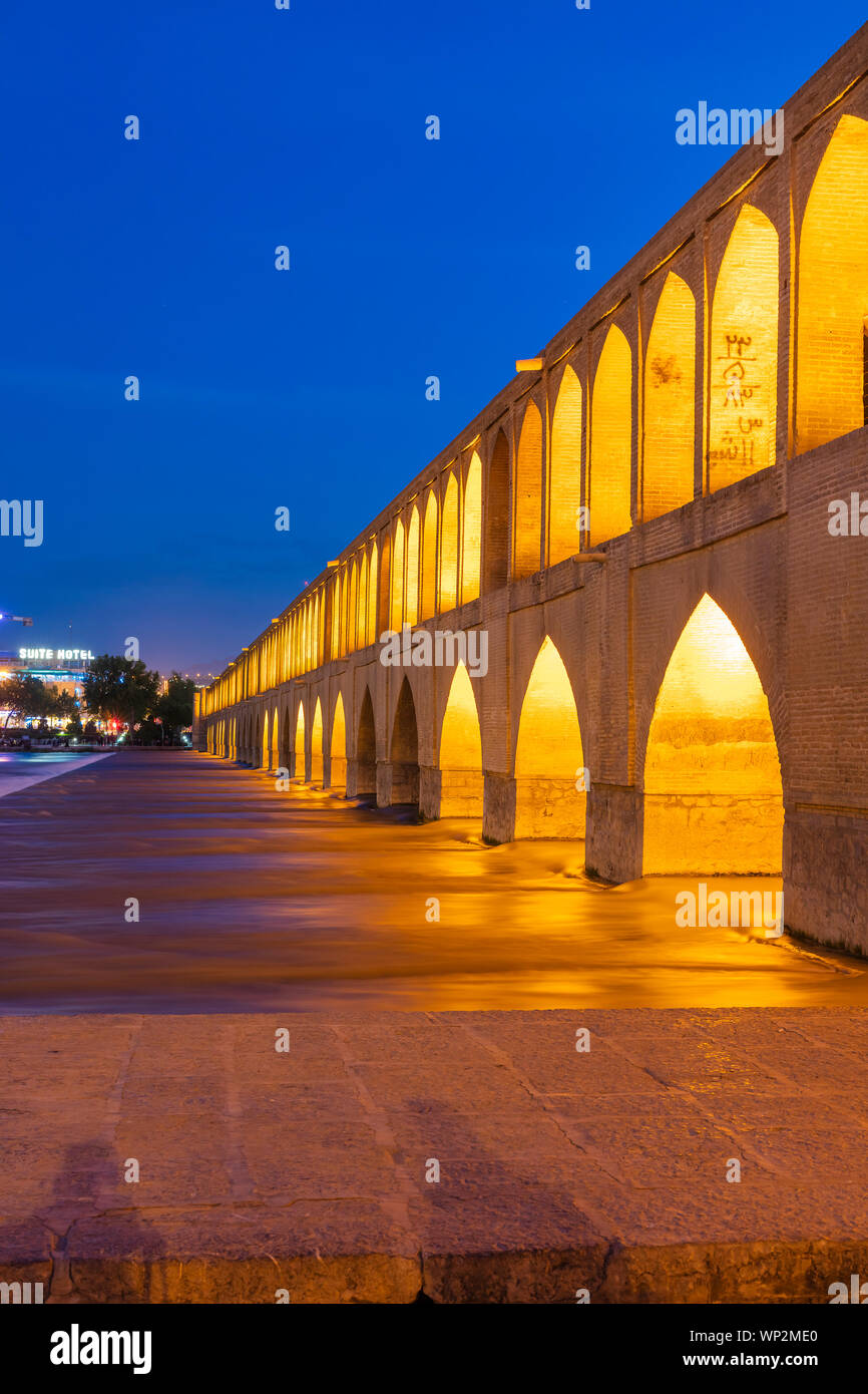 Si-o-se-pol, Allahverdi Khan Bridge at night, Zayanderud river, Isfahan ...