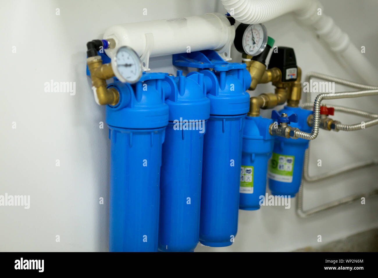 Under sink water filter system hi-res stock photography and images - Alamy