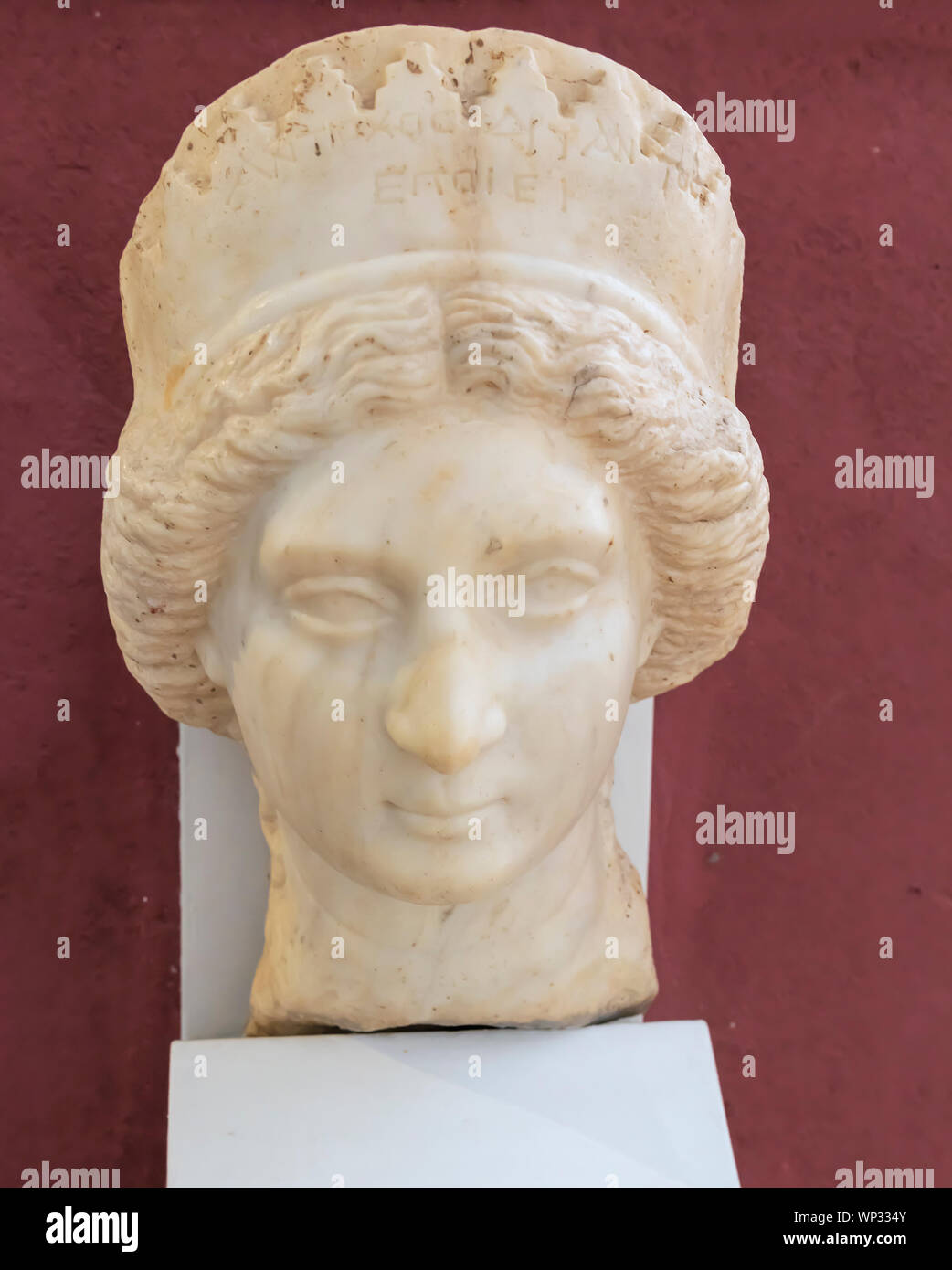 Statue of Parthian queen Thermusa, Museum of Ancient Iran, National ...