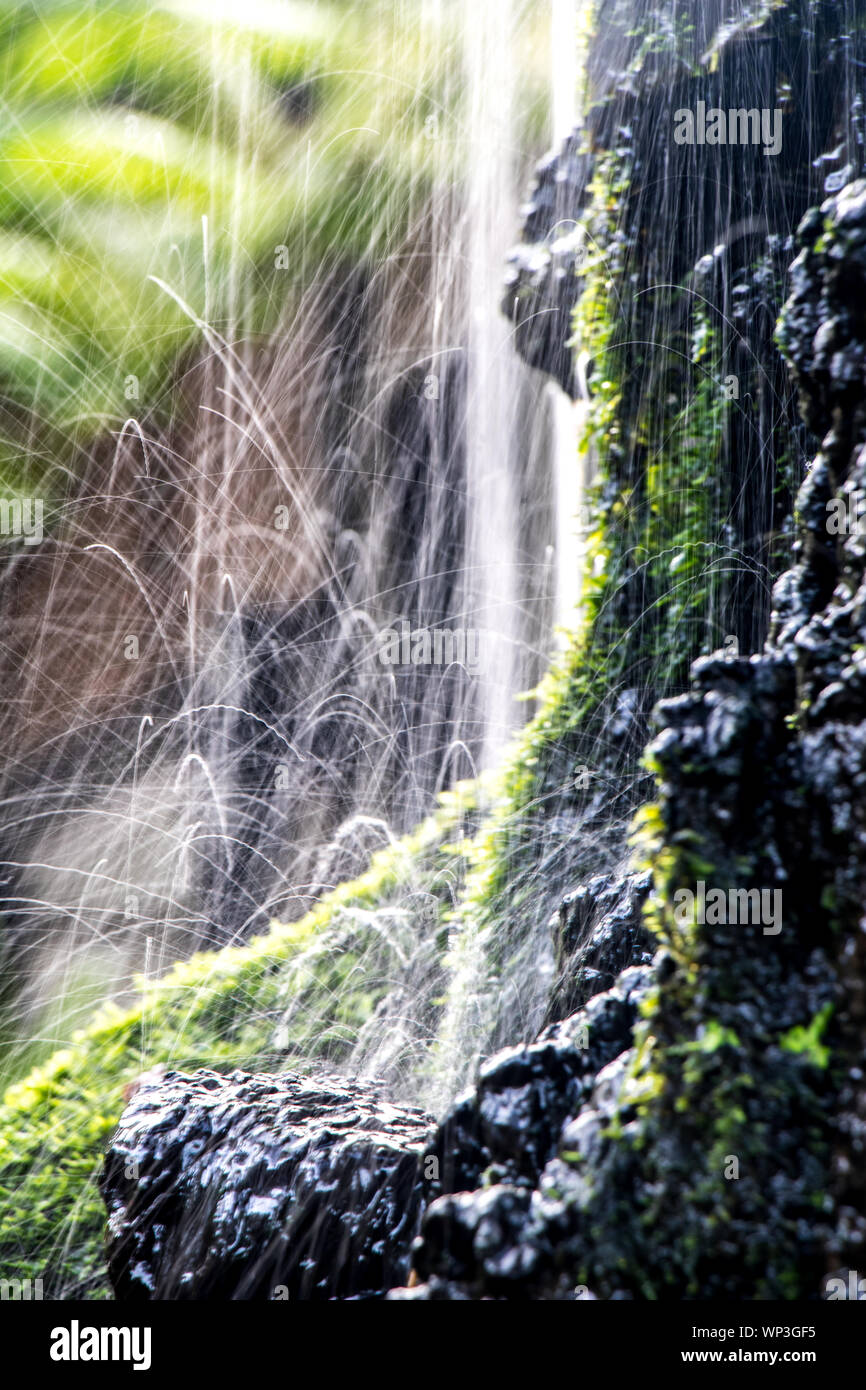Water dripping rock hi-res stock photography and images - Alamy