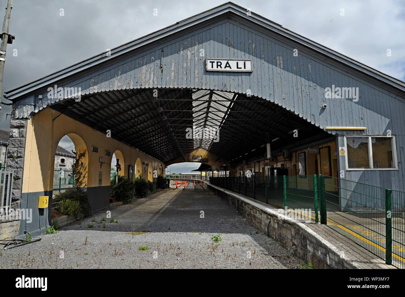Tralee station hi-res stock photography and images - Alamy
