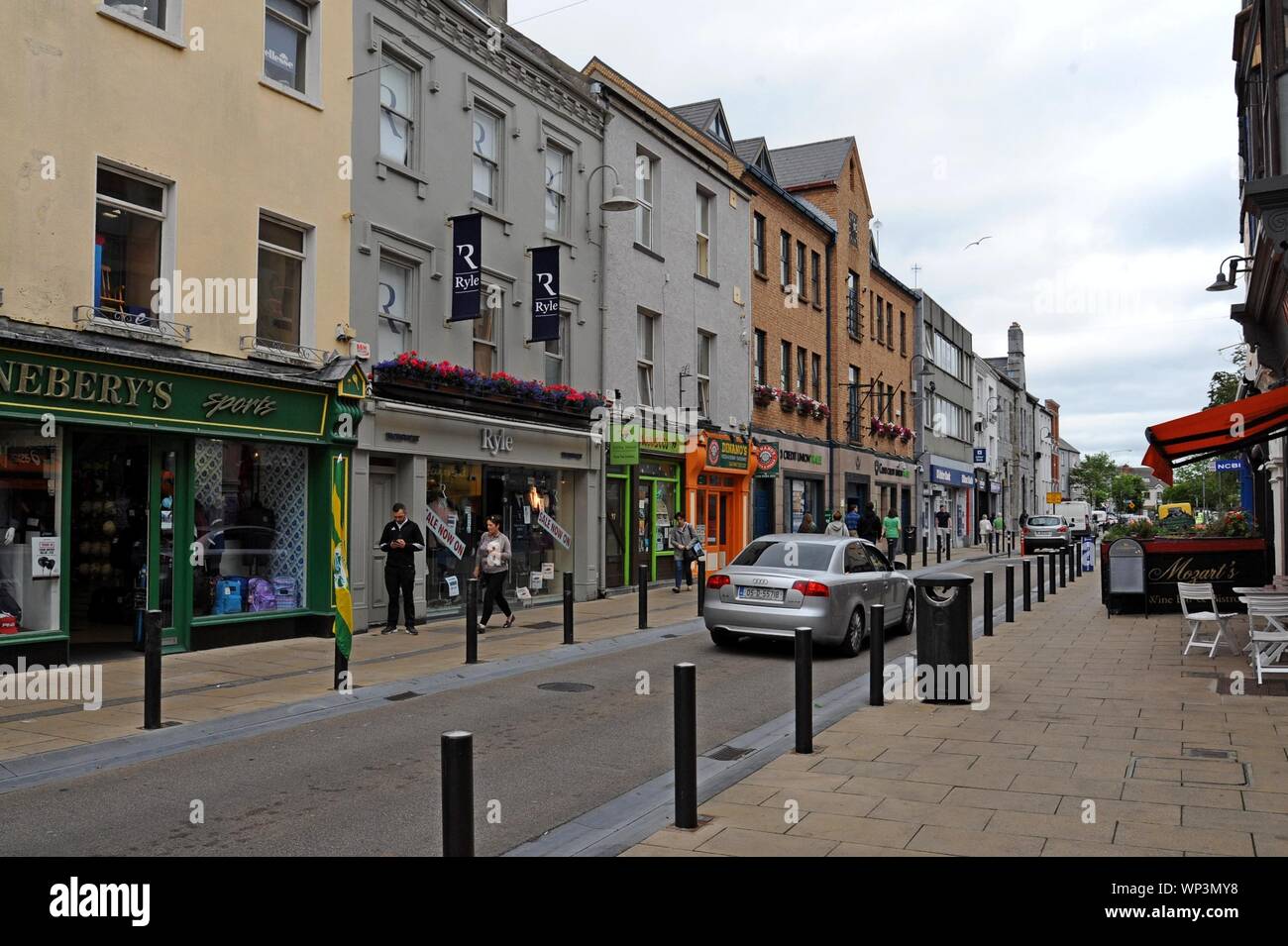 Street scene in The Mall, Tralee, Co Kerry, Ireland Stock Photo - Alamy