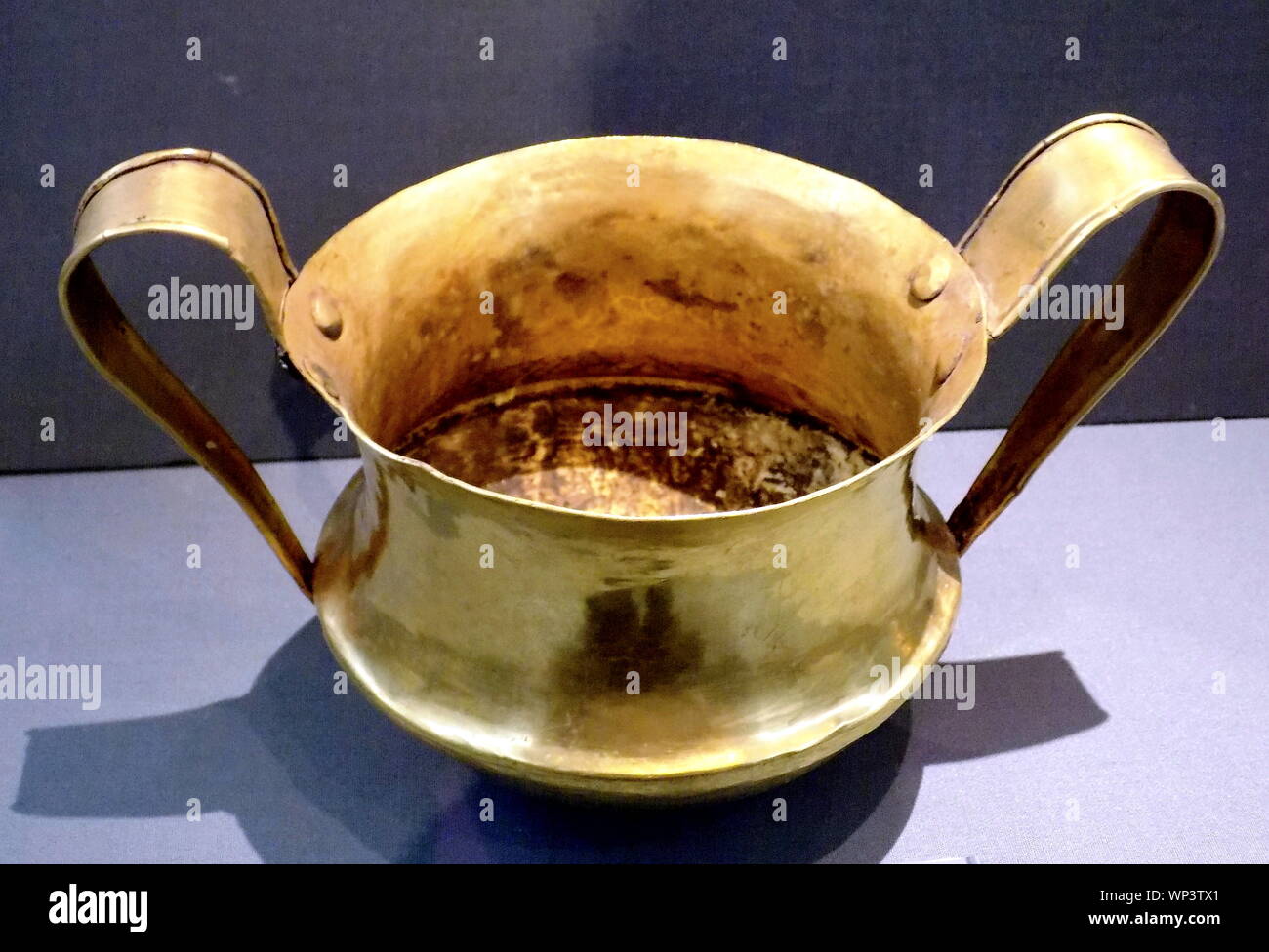 ancient, Greek, gold, cup, history Stock Photo - Alamy