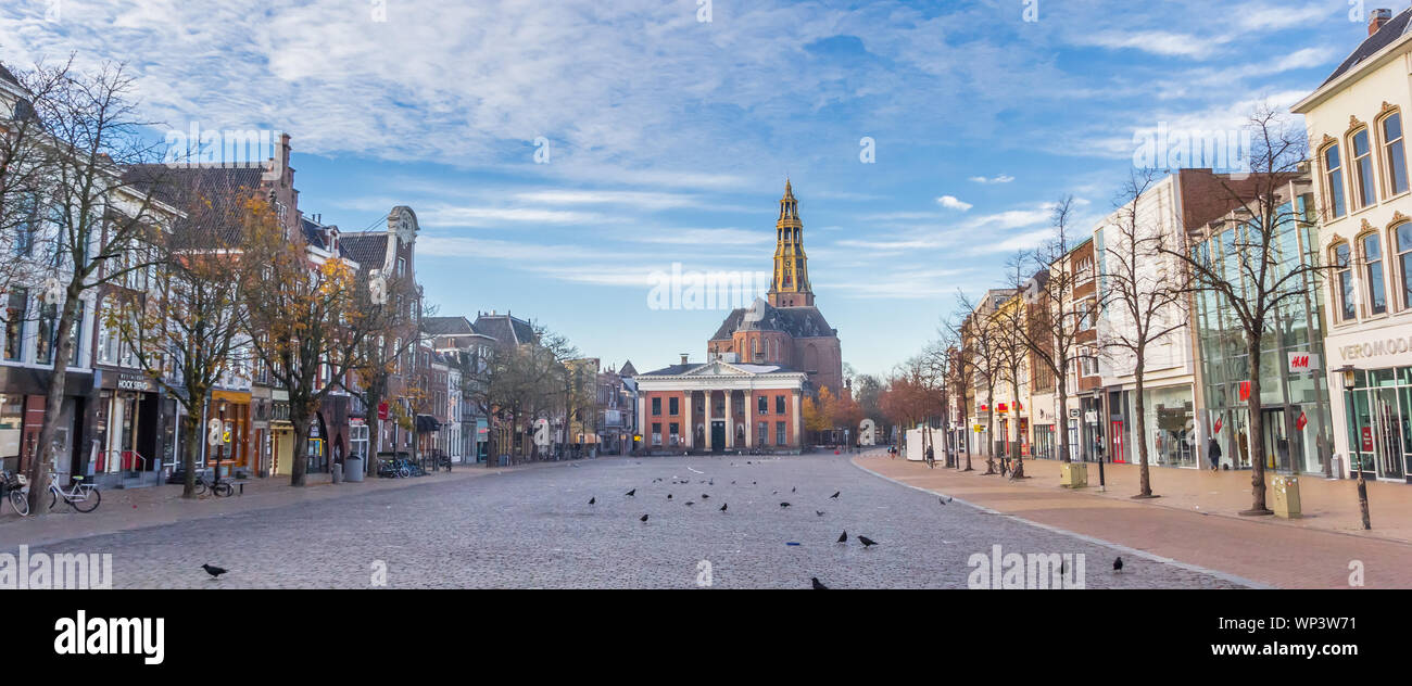 Fish market square hi-res stock photography and images - Alamy