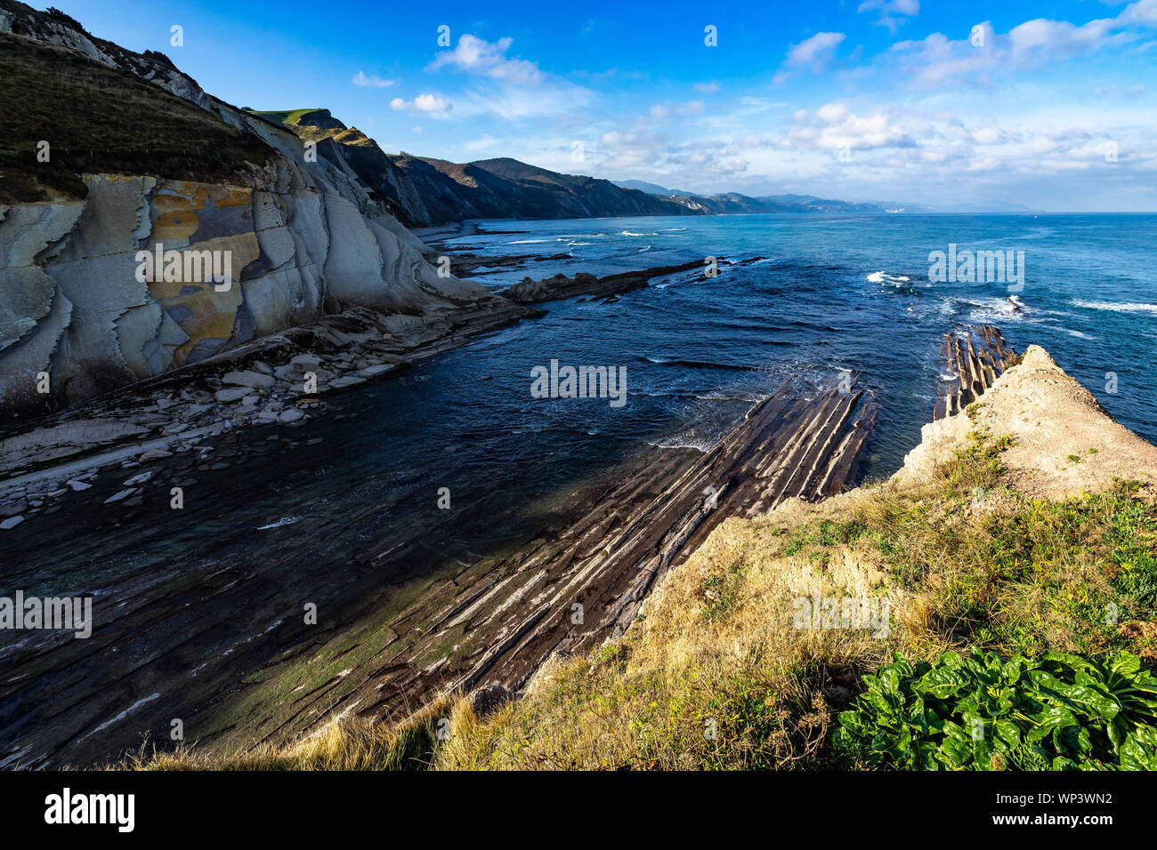 Flysch cliffs hi-res stock photography and images - Alamy