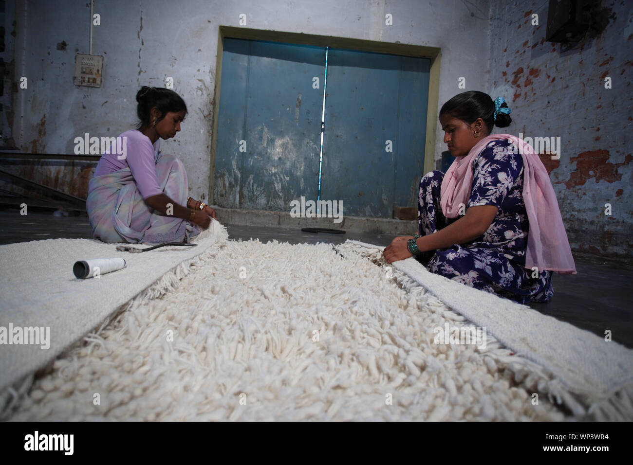Weaving equipments hi-res stock photography and images - Alamy