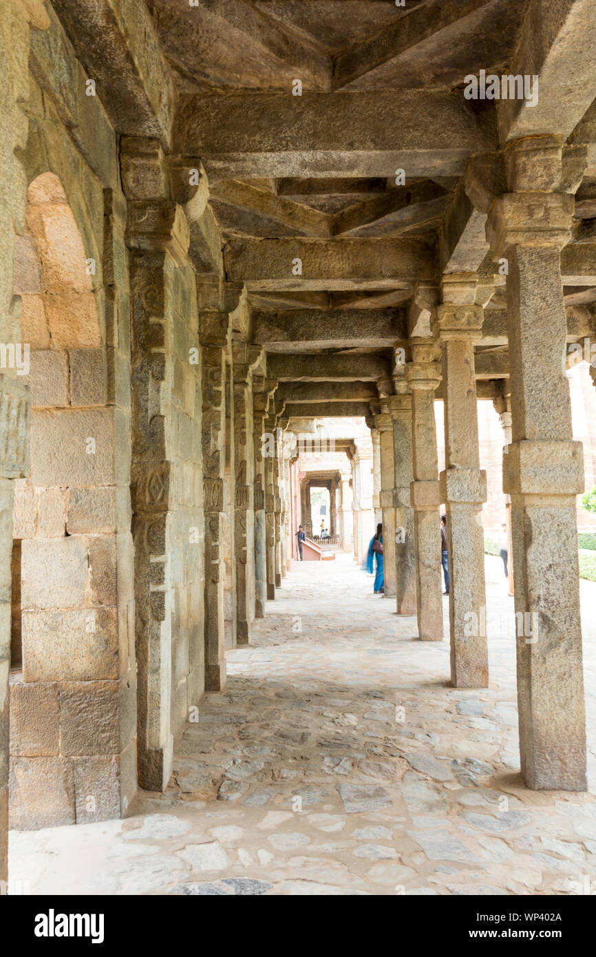 Tourists at qutub complex, Qutub Minar, New Delhi, India Stock Photo ...