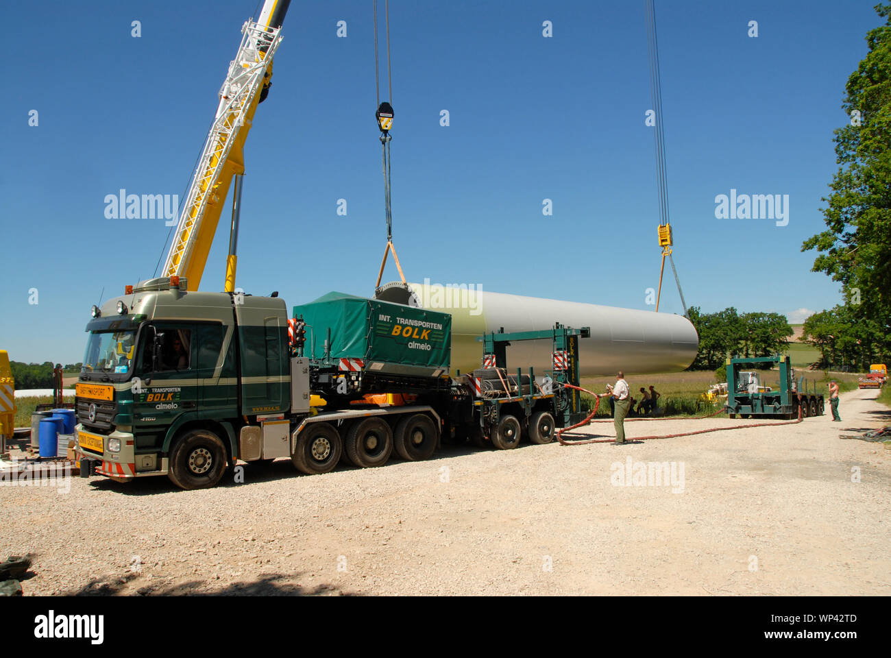 Transport and installation of wind turbines in the Massif Central ...