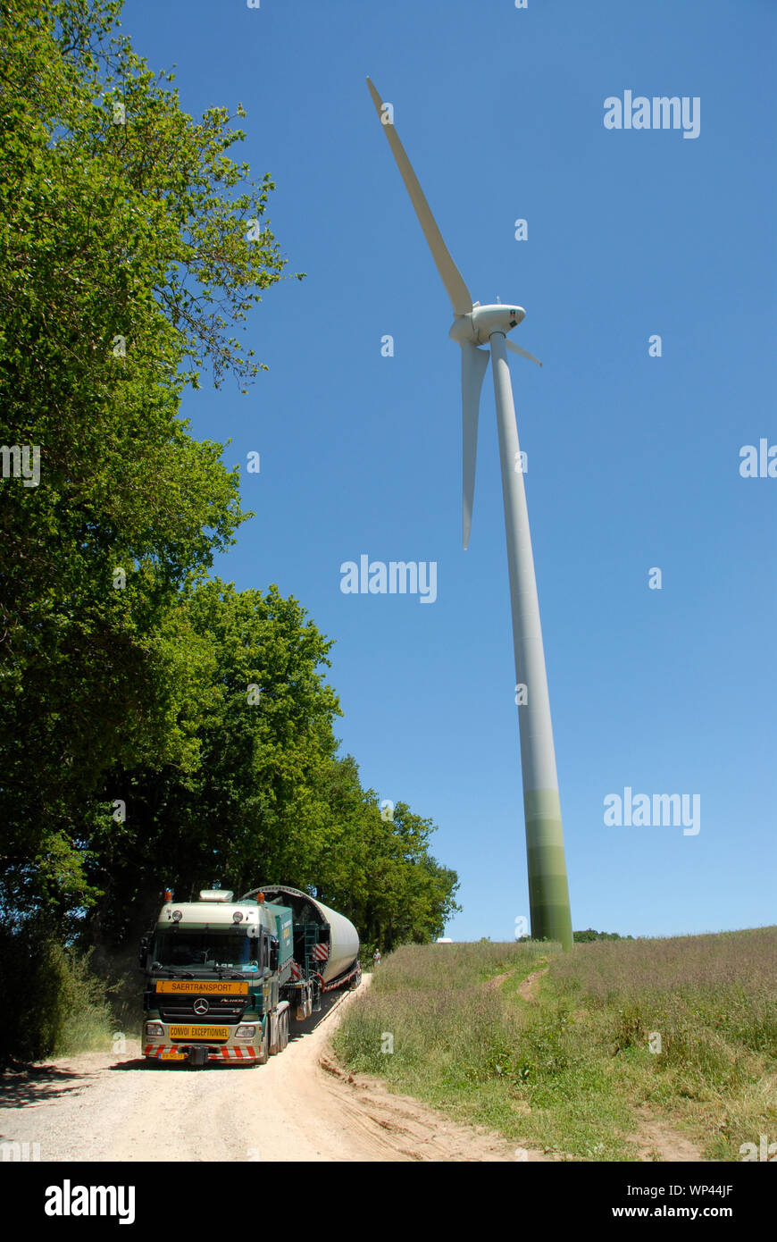 Transport and installation of wind turbines in the Massif Central ...