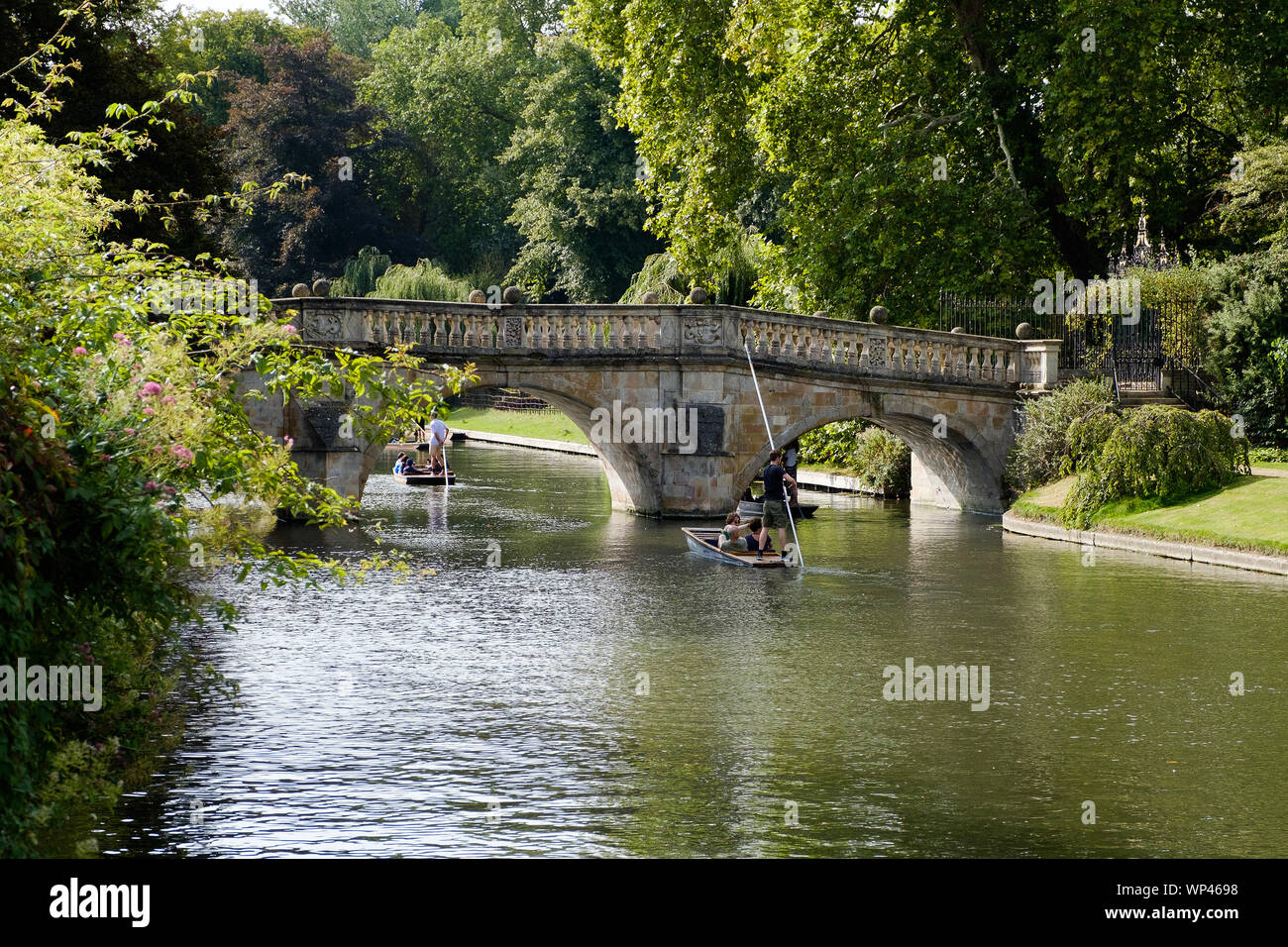 Trinity college bridge hi-res stock photography and images - Alamy