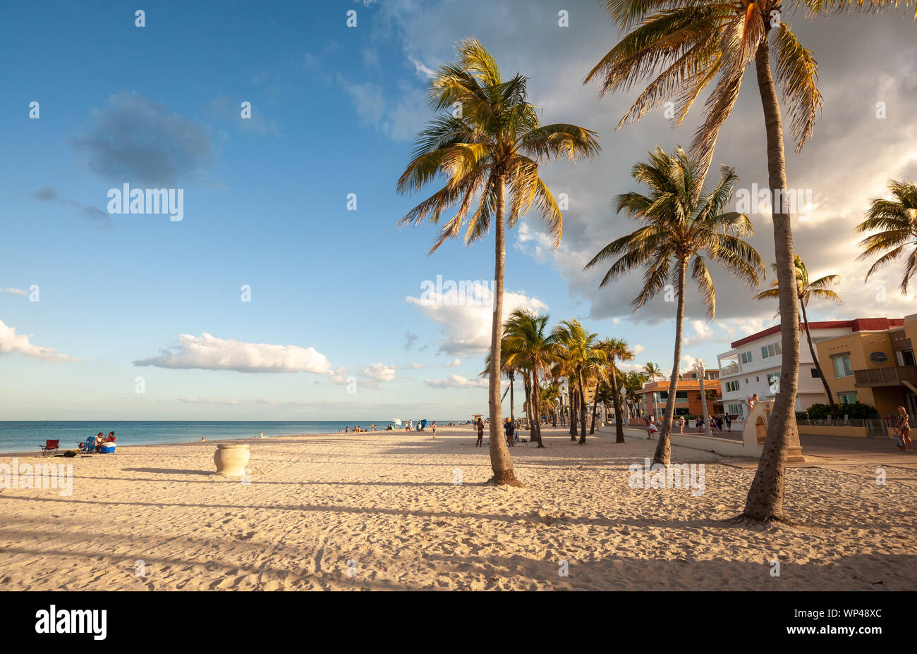 Hollywood beach ocean hi-res stock photography and images - Alamy