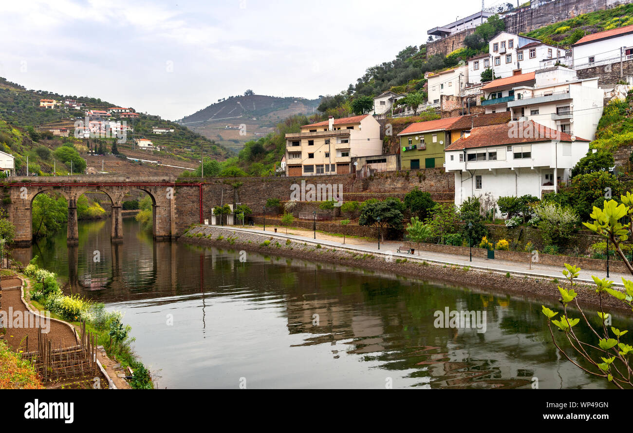 Pinhao portugal town hi-res stock photography and images - Alamy
