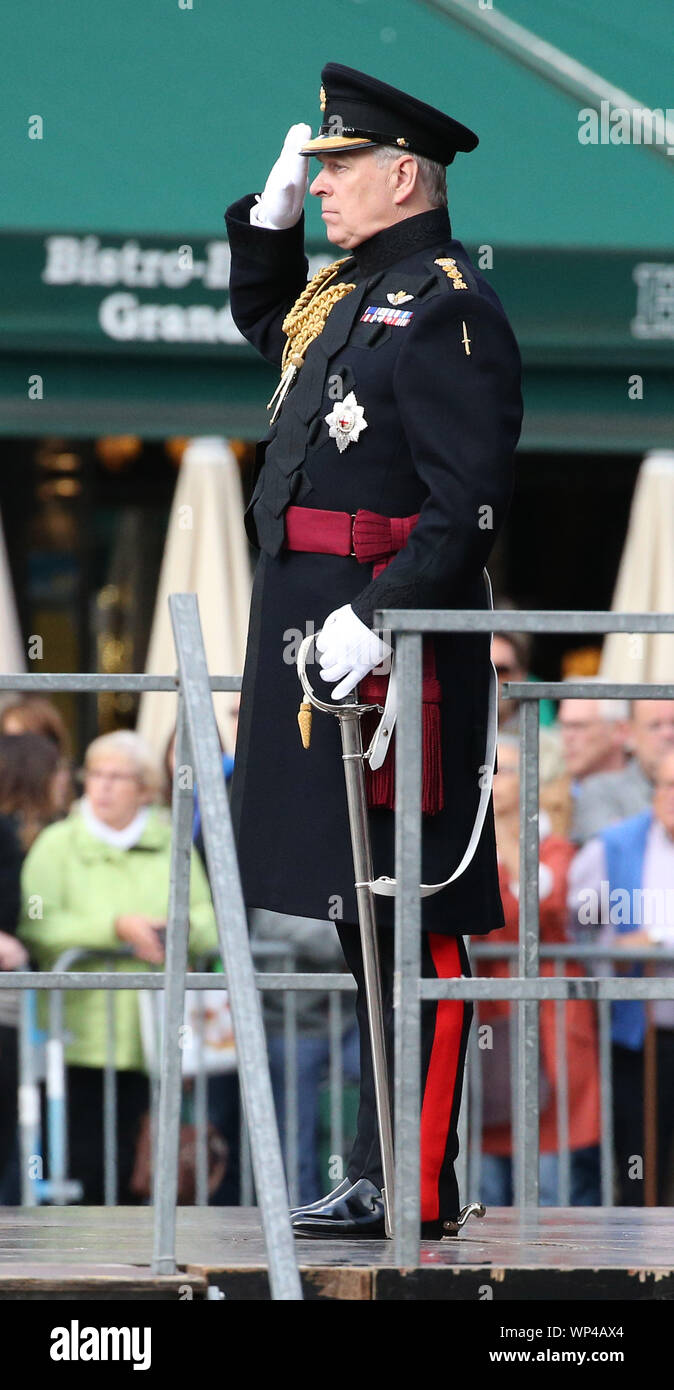 Royal Colonel Grenadier Guards High Resolution Stock Photography and ...