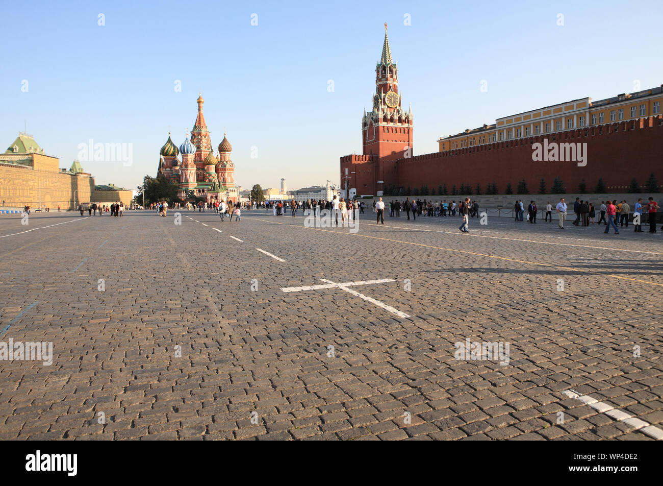 red square in Moscow city center Stock Photo - Alamy