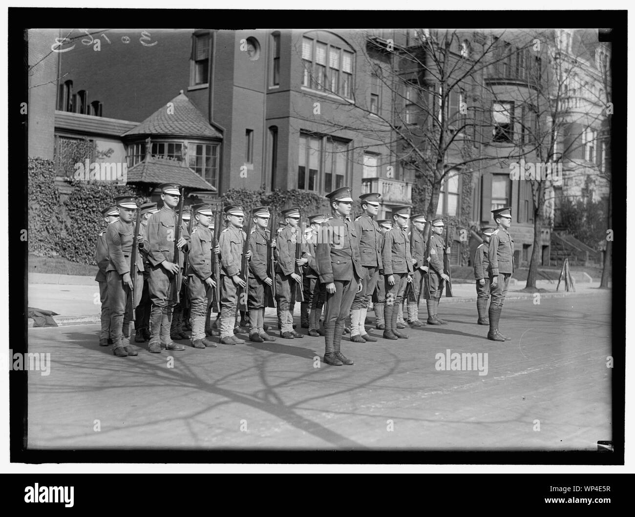 Marine corps development education hi-res stock photography and images ...