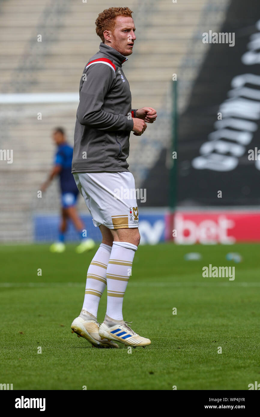 Mk dons captain dean lewington hi-res stock photography and images - Alamy