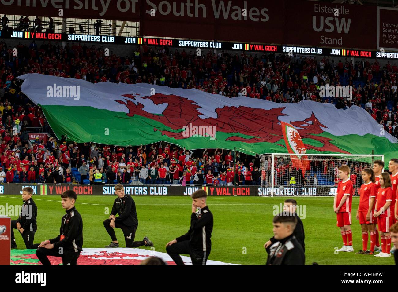 Canton stand hi-res stock photography and images - Alamy