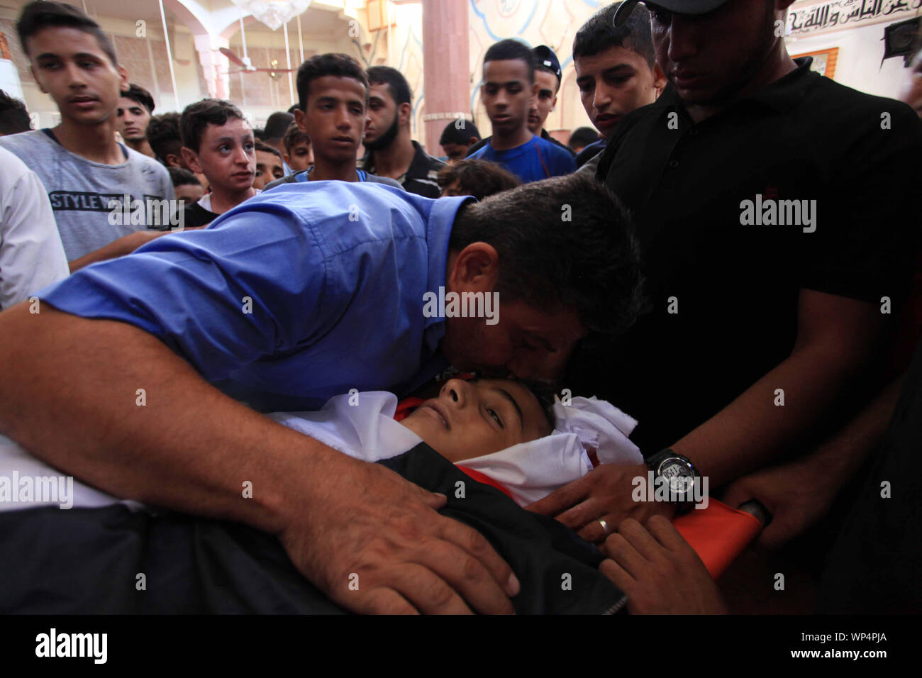 Gaza City, Gaza Strip, Palestinian Territory. 7th Sep, 2019. Relatives ...