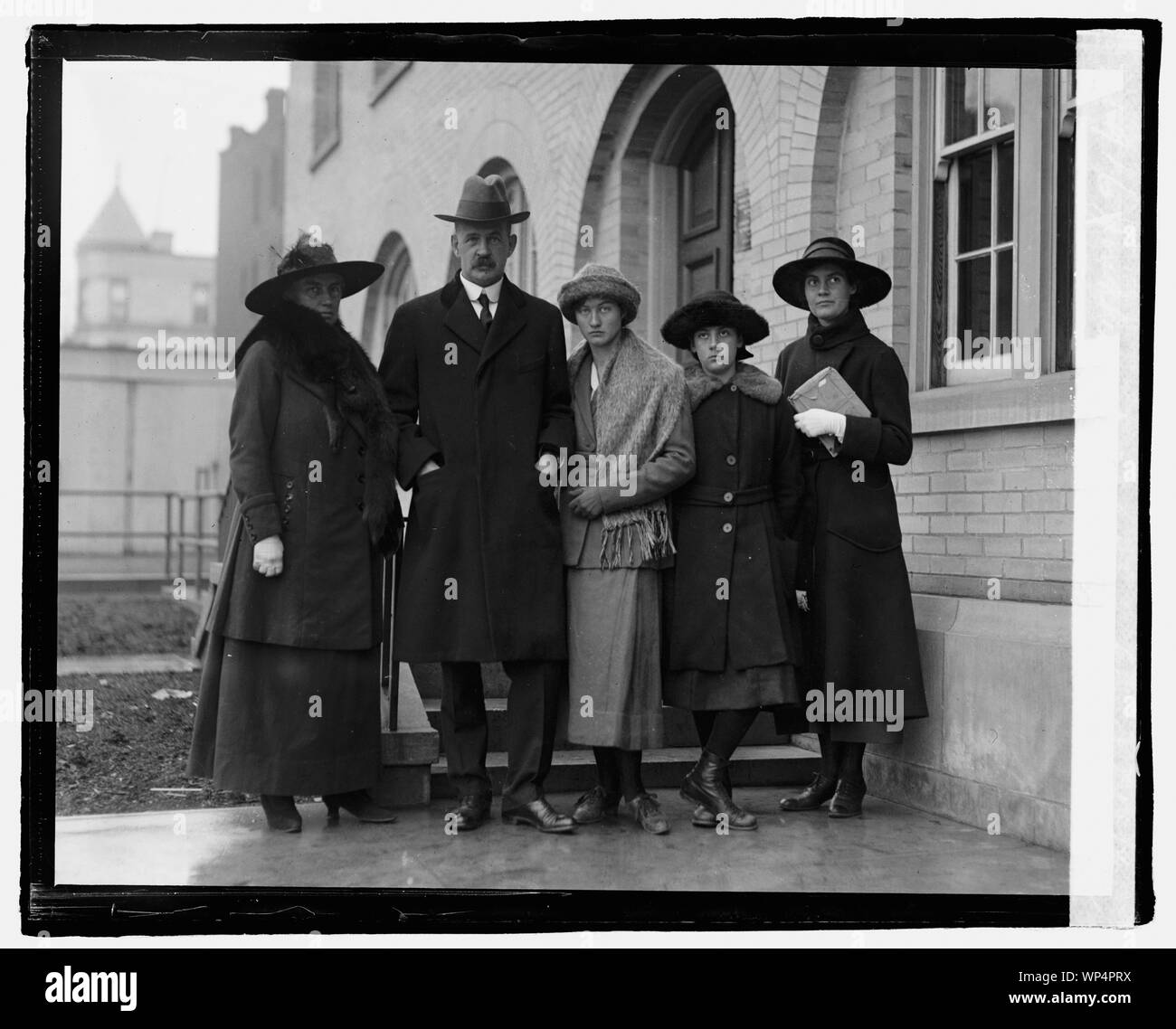 Jonkheer, Dr. A.L.D. Van de Graeff & family, 12/28/22 Stock Photo - Alamy