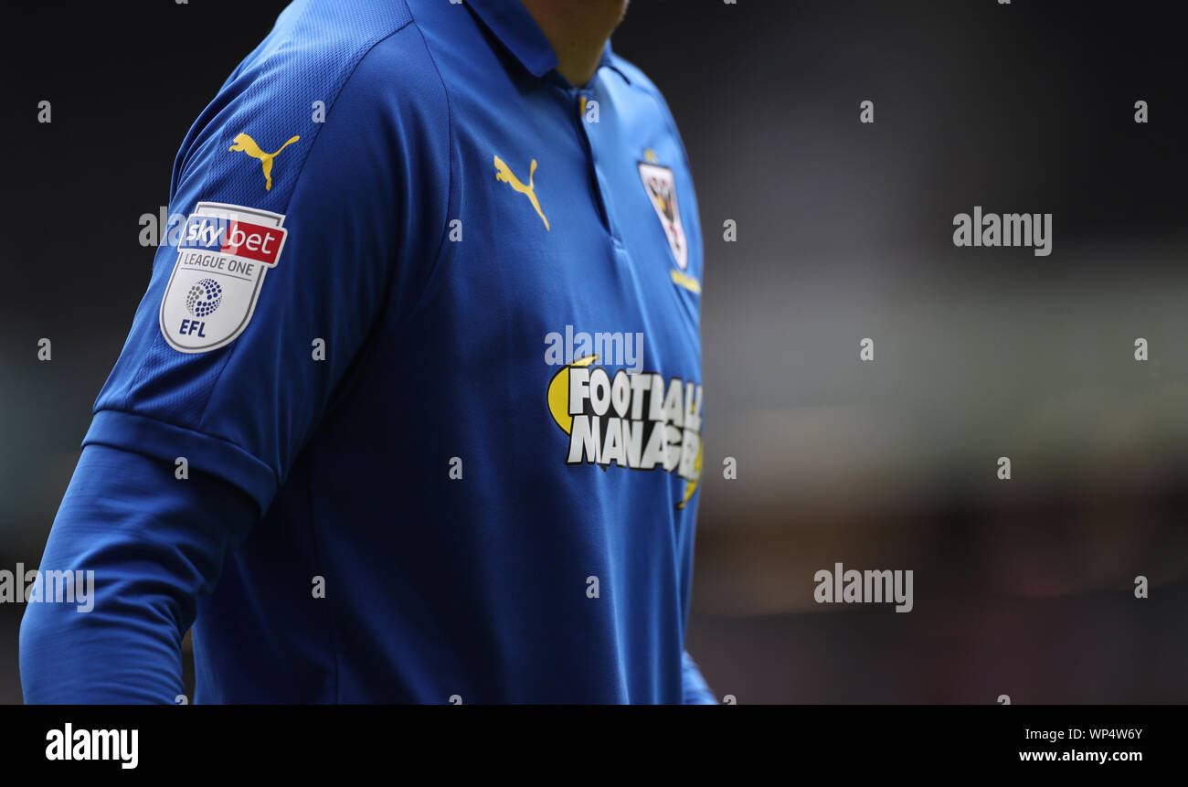 Efl badge hi-res stock photography and images - Alamy