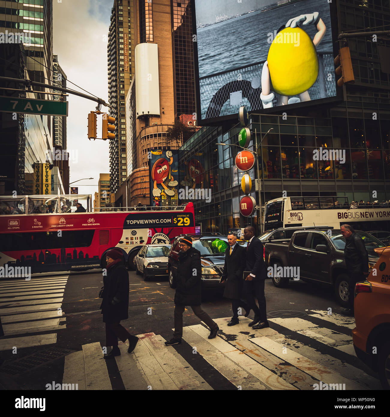 Apple tower theatre hi-res stock photography and images - Alamy