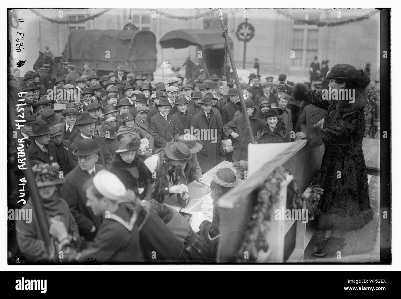 Julia arthur hi-res stock photography and images - Alamy