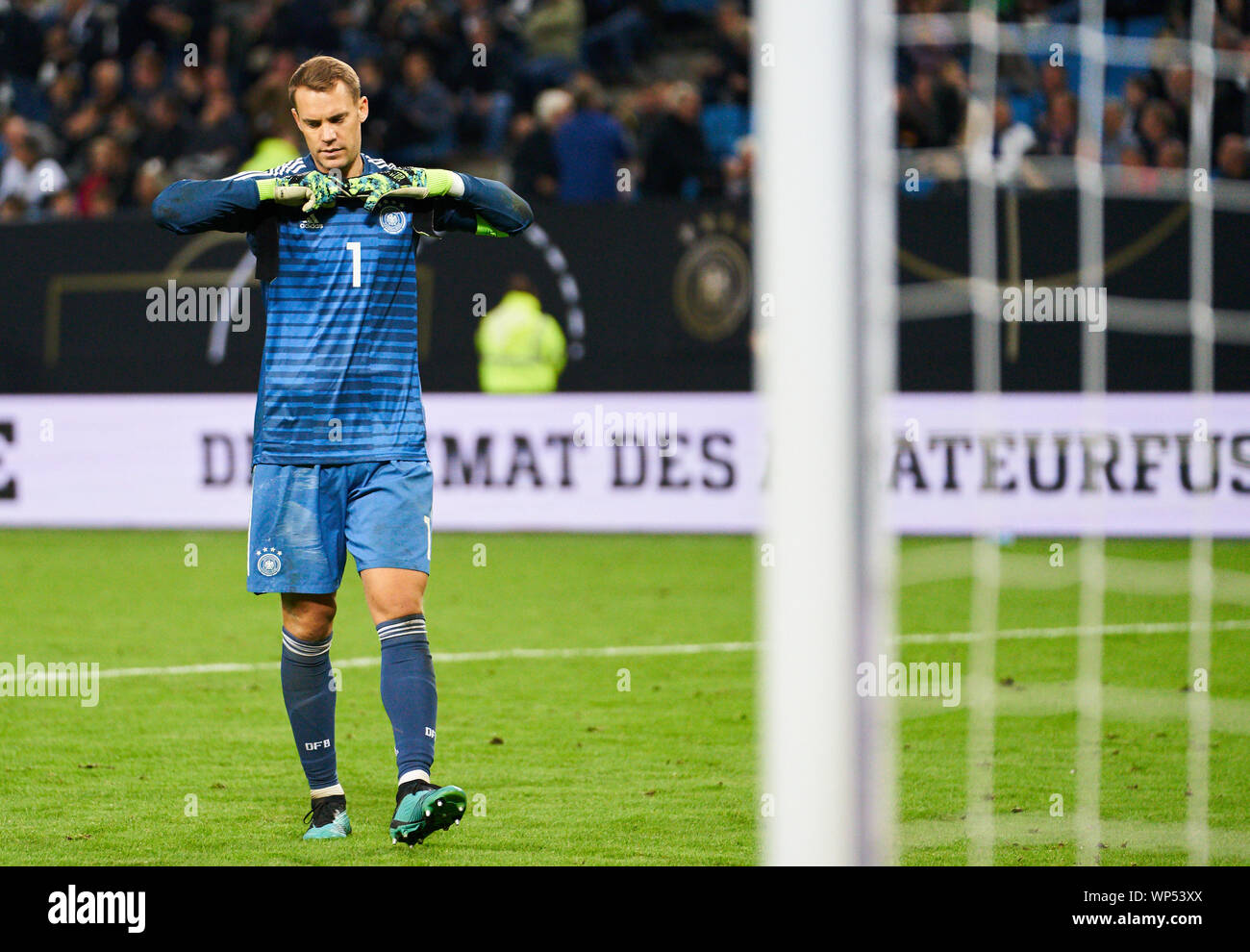 Em 2021 final hi-res stock photography and images - Alamy