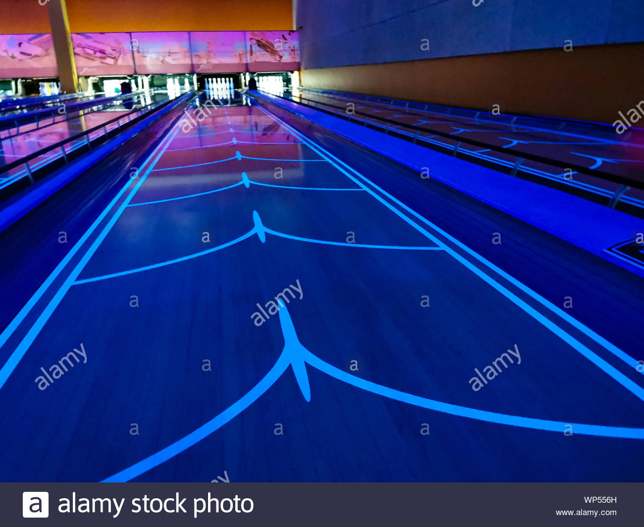 Bowling Strike Stock Photos & Bowling Strike Stock Images - Alamy