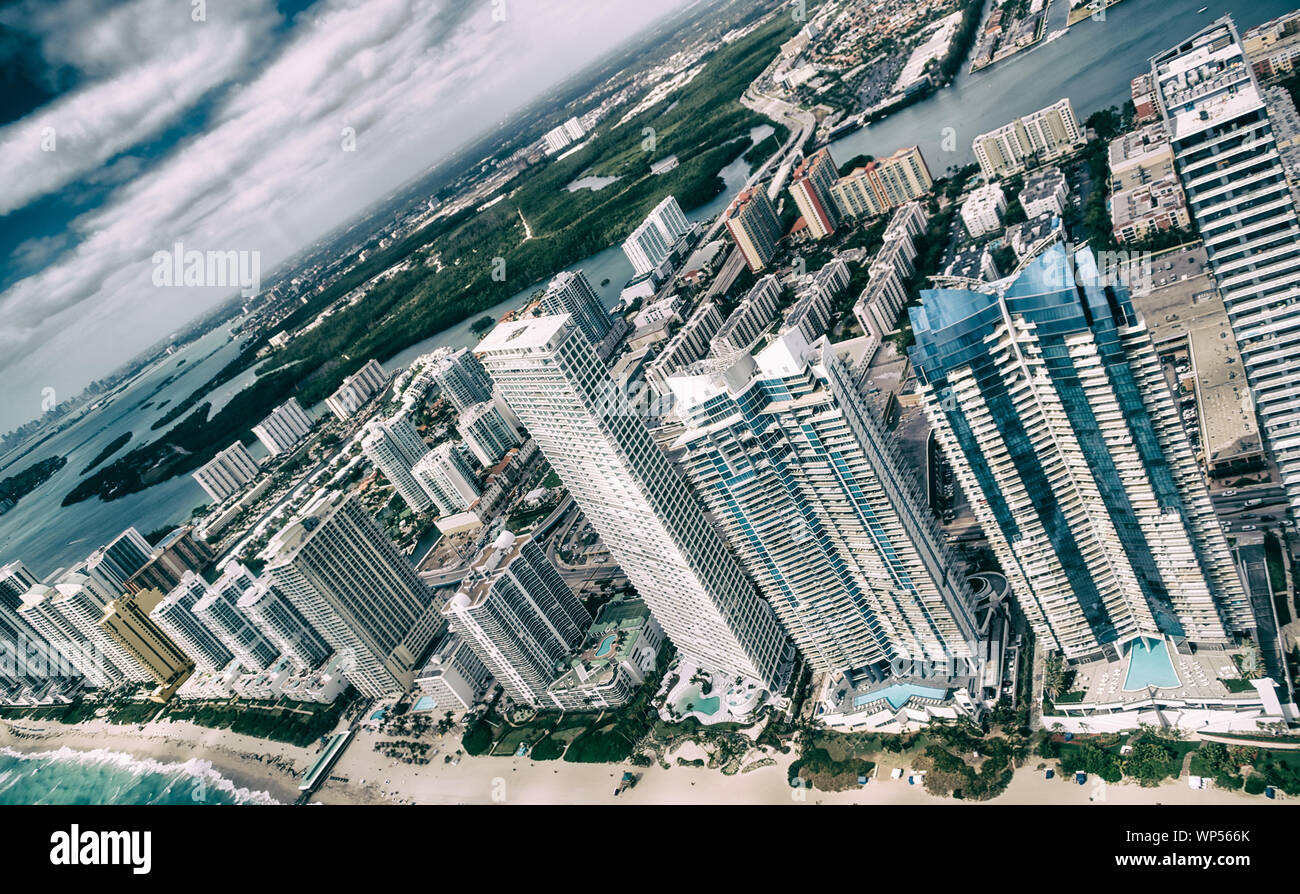 Miami beach buildings hi-res stock photography and images - Alamy