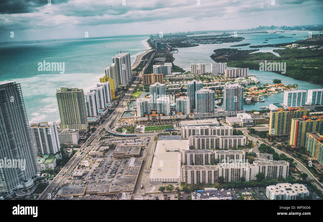 Miami beach buildings hi-res stock photography and images - Alamy
