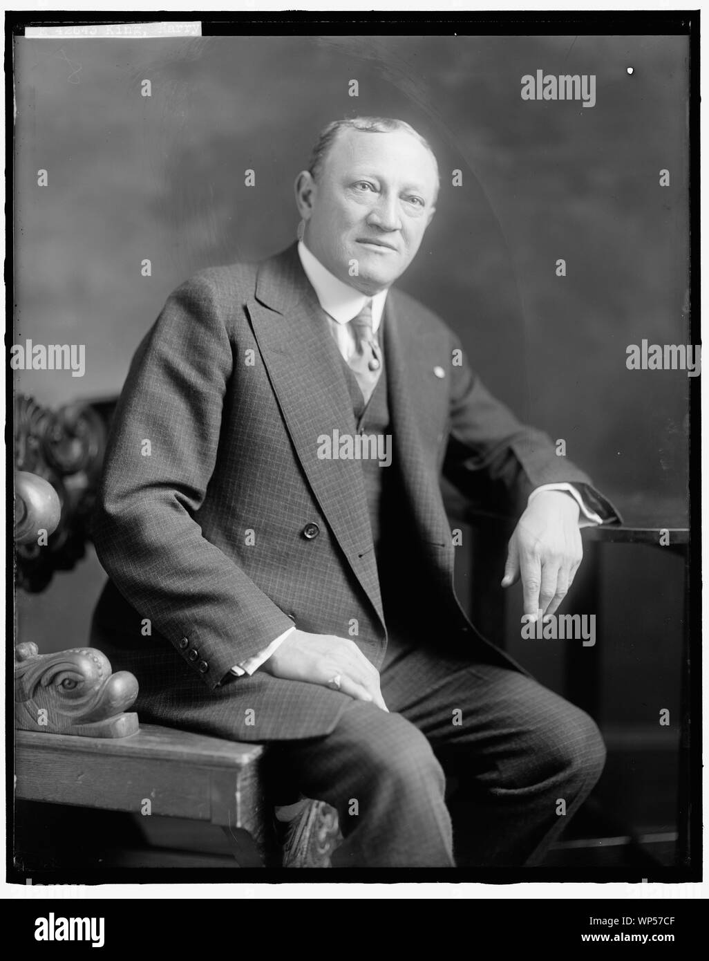 King figure hi-res stock photography and images - Alamy