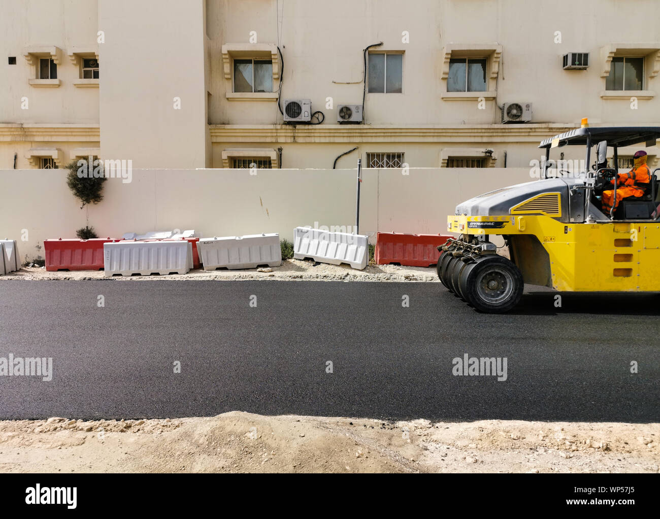 Qatar civil construction works hi-res stock photography and images - Alamy