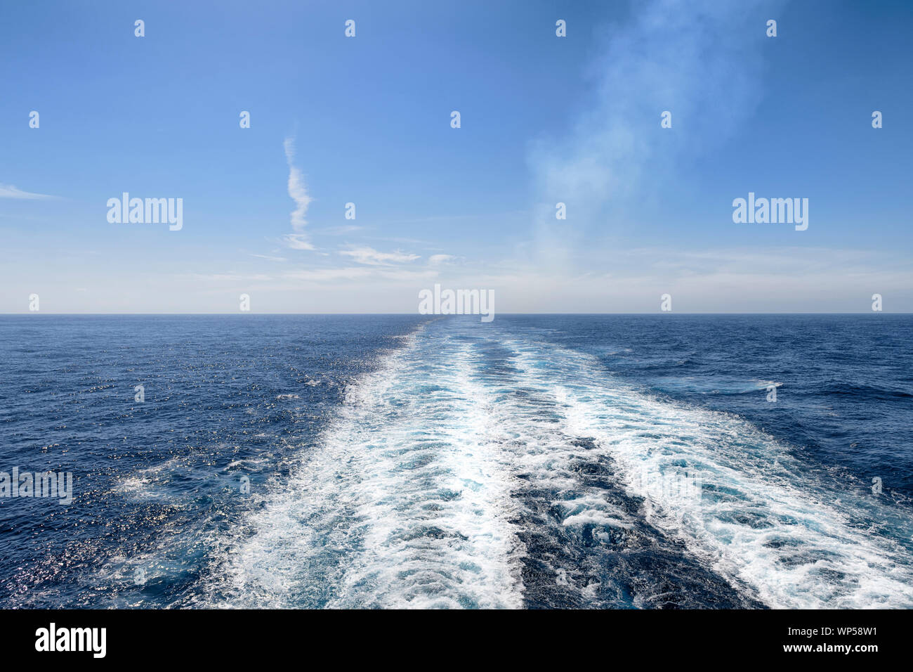 ships wake Ocean turbulence and waves of a ships wake Stock Photo - Alamy