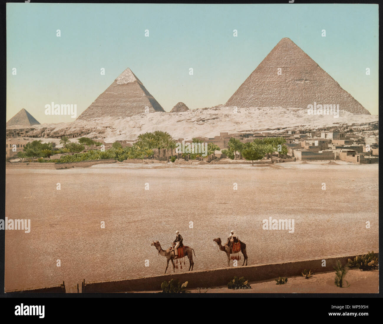 Kairo, el Kafr et les pyramides Stock Photo - Alamy