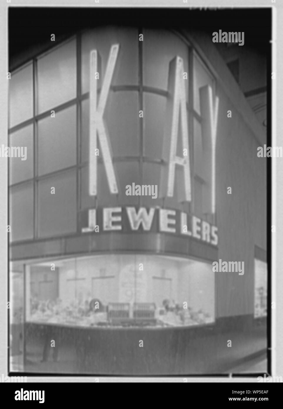 Kay jewelers hi-res stock photography and images - Alamy