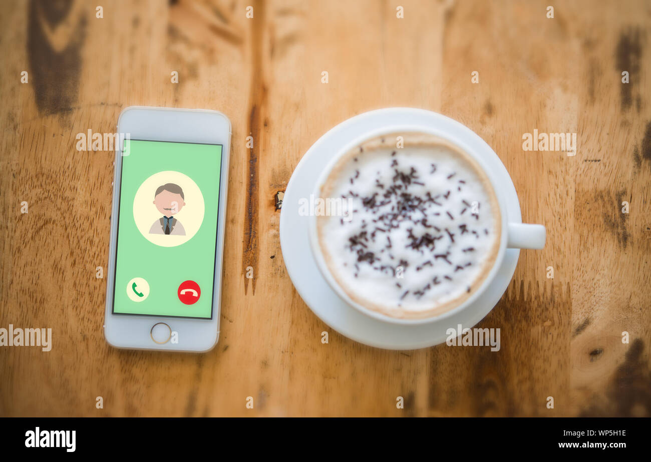 Incoming phone call screen hi-res stock photography and images - Alamy